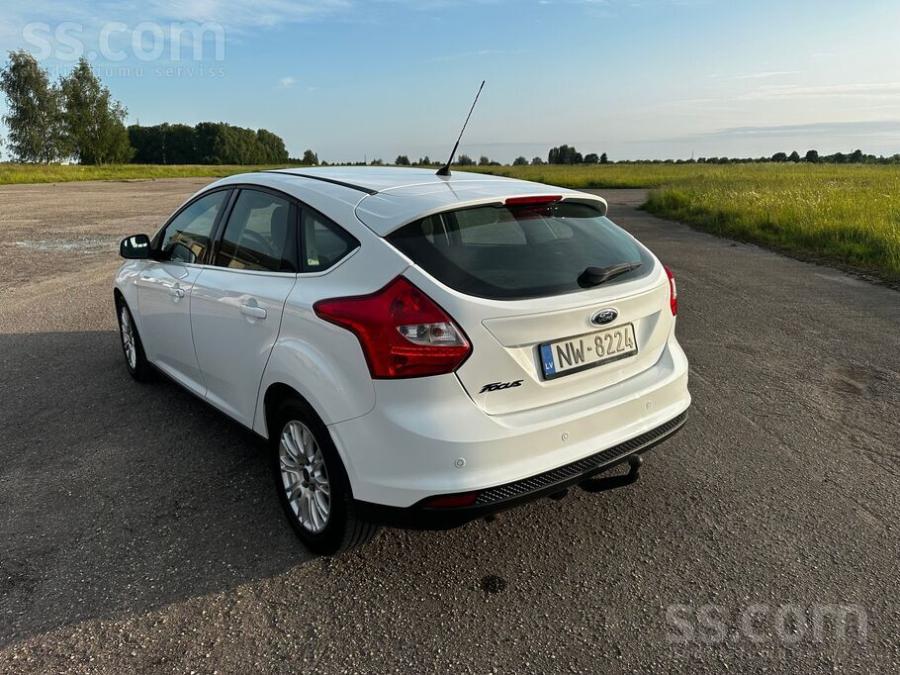Balts Ford Focus 2013 Talsi, ar dzinēja tilpumu 1.60 L un nobraukumu 192 tūkst. km par 5200 €, foto 4 vietnē AUTOMOTO.COM.LV