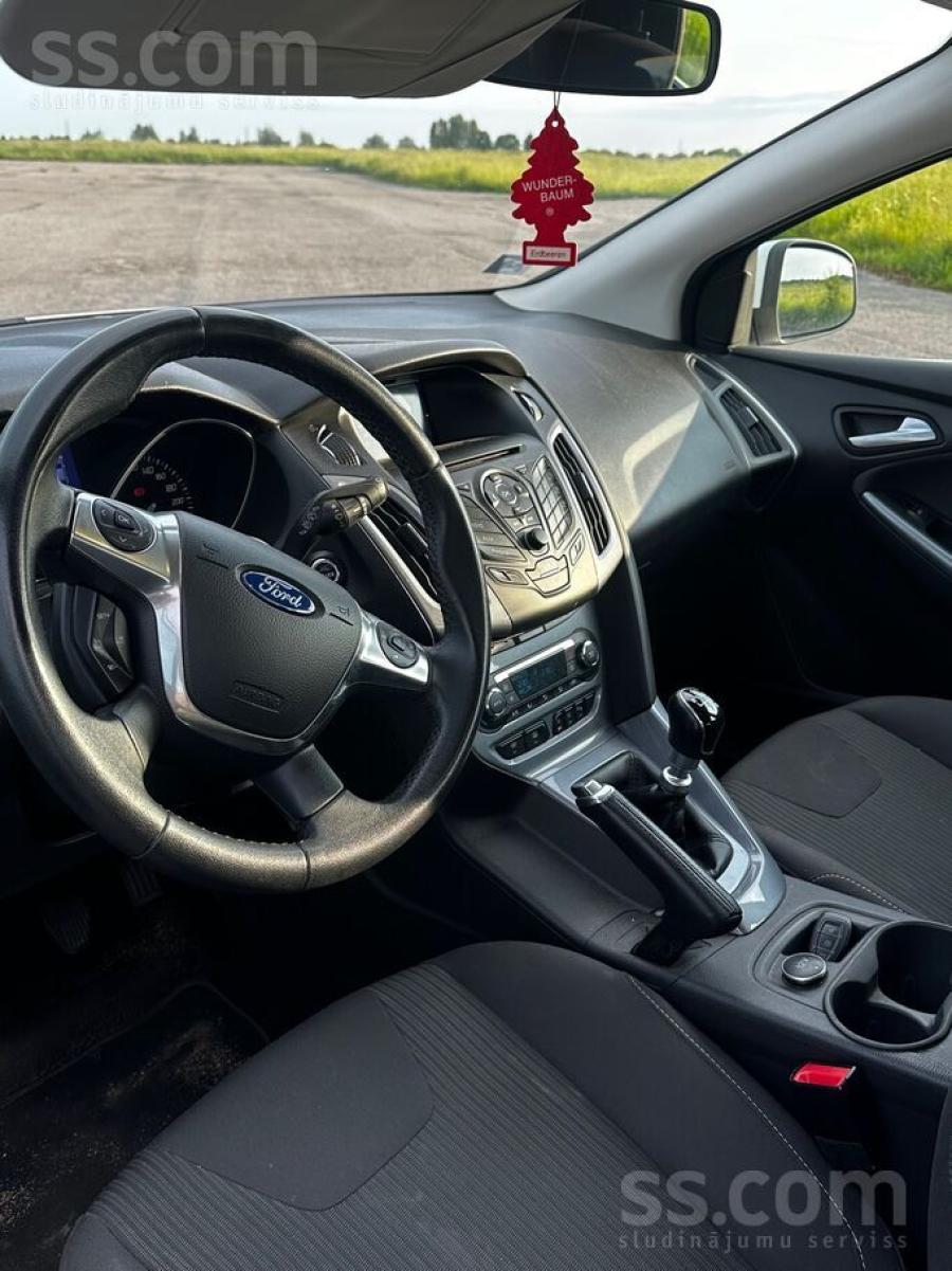 Balts Ford Focus 2013 Talsi, ar dzinēja tilpumu 1.60 L un nobraukumu 192 tūkst. km par 5200 €, foto 5 vietnē AUTOMOTO.COM.LV