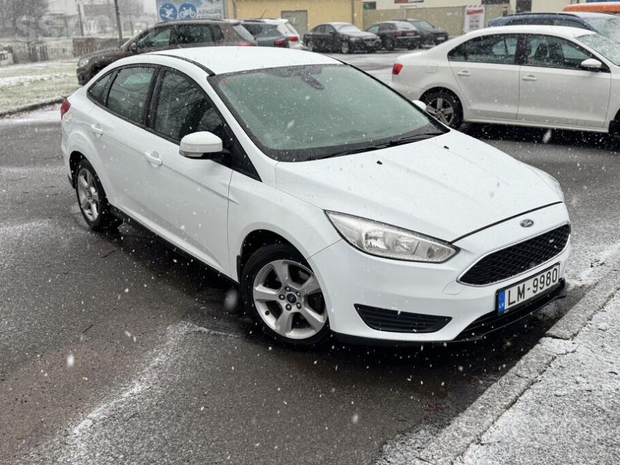 Balts Ford Focus 2015 Rīga, ar dzinēja tilpumu 1.00 L un nobraukumu 228 tūkst. km par 2850 €, foto 5 vietnē AUTOMOTO.COM.LV