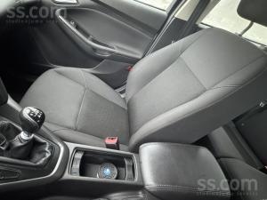 Balts Ford Focus 2015 Rīga, ar dzinēja tilpumu 1.00 L un nobraukumu 228 tūkst. km par 2850 €, foto 7 vietnē AUTOMOTO.COM.LV