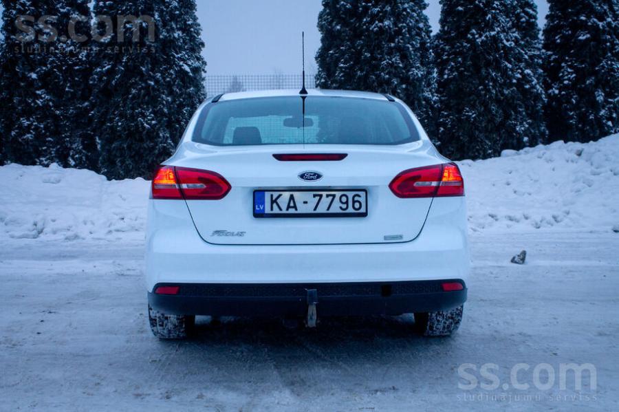 Balts Ford Focus 2015 Jelgava, ar dzinēja tilpumu 1.00 L un nobraukumu 140 tūkst. km par 6500 €, foto 5 vietnē AUTOMOTO.COM.LV
