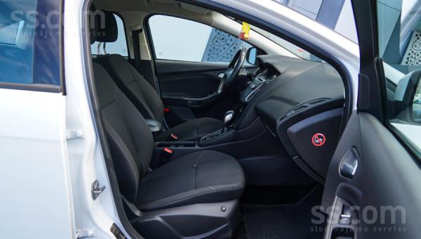 White Ford Focus 2015 in Riga, with an engine capacity of 1.00 L and mileage of 133 thousand km for 5950 €, photo 8 on AUTOMOTO.COM.LV