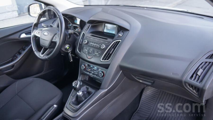 White Ford Focus 2015 in Riga, with an engine capacity of 1.00 L and mileage of 190 thousand km for 4950 €, photo 13 on AUTOMOTO.COM.LV