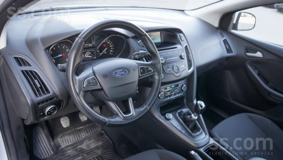 White Ford Focus 2015 in Riga, with an engine capacity of 1.00 L and mileage of 190 thousand km for 4950 €, photo 14 on AUTOMOTO.COM.LV