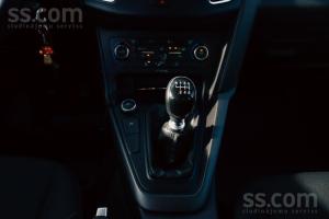 Balts Ford Focus 2015 Rīga, ar dzinēja tilpumu 1.00 L un nobraukumu 185 tūkst. km par 5500 €, foto 9 vietnē AUTOMOTO.COM.LV