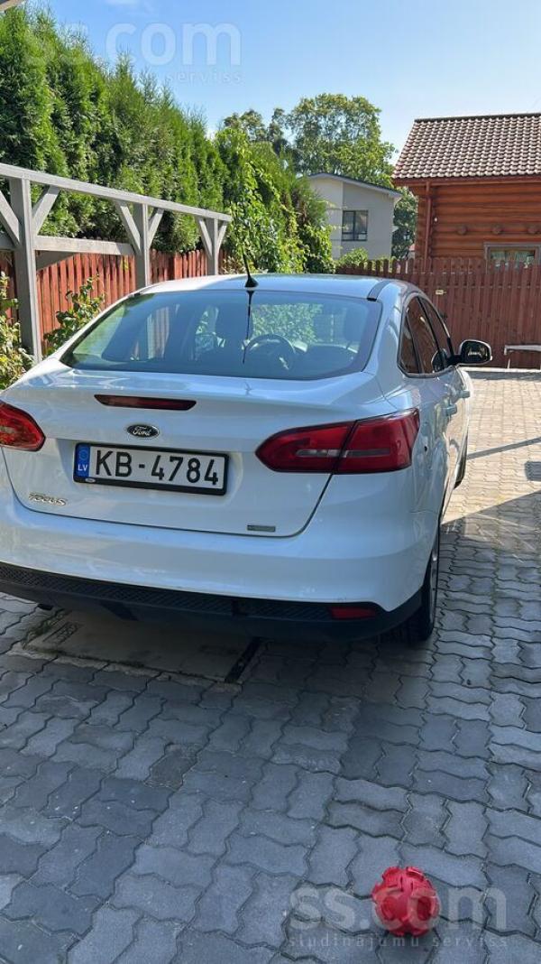 White Ford Focus 2015 in Riga, with an engine capacity of 1.00 L and mileage of 201 thousand km for 4600 €, photo 3 on AUTOMOTO.COM.LV