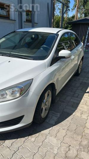 White Ford Focus 2015 in Riga, with an engine capacity of 1.00 L and mileage of 201 thousand km for 4600 €, photo 3 on AUTOMOTO.COM.LV