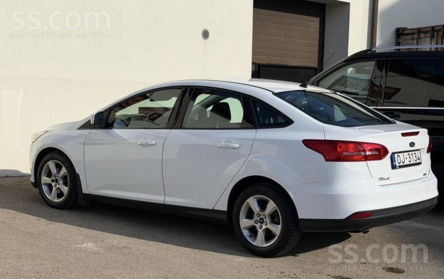 Balts Ford Focus 2015 Rīga, ar dzinēja tilpumu 1.00 L un nobraukumu 147 tūkst. km par 6300 €, foto 1 vietnē AUTOMOTO.COM.LV