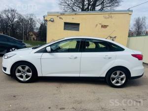 Balts Ford Focus 2015 Rīga, ar dzinēja tilpumu 1.00 L un nobraukumu 147 tūkst. km par 6300 €, foto 9 vietnē AUTOMOTO.COM.LV