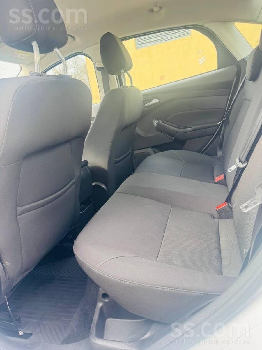 Balts Ford Focus 2015 Rīga, ar dzinēja tilpumu 1.00 L un nobraukumu 147 tūkst. km par 6300 €, foto 10 vietnē AUTOMOTO.COM.LV