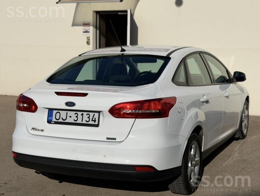 Balts Ford Focus 2015 Rīga, ar dzinēja tilpumu 1.00 L un nobraukumu 147 tūkst. km par 6300 €, foto 13 vietnē AUTOMOTO.COM.LV