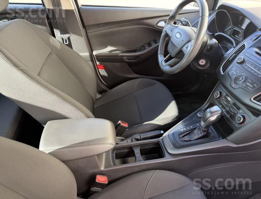 Balts Ford Focus 2015 Rīga, ar dzinēja tilpumu 1.00 L un nobraukumu 147 tūkst. km par 6300 €, foto 15 vietnē AUTOMOTO.COM.LV