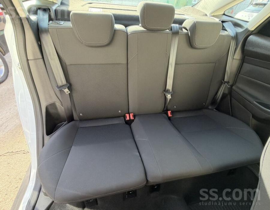 Balts Ford Focus 2015 Rīga, ar dzinēja tilpumu 1.00 L un nobraukumu 147 tūkst. km par 6300 €, foto 16 vietnē AUTOMOTO.COM.LV