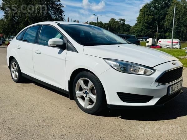 Balts Ford Focus 2015 Rīga, ar dzinēja tilpumu 1.00 L un nobraukumu 152 tūkst. km par 5950 €, foto 4 vietnē AUTOMOTO.COM.LV