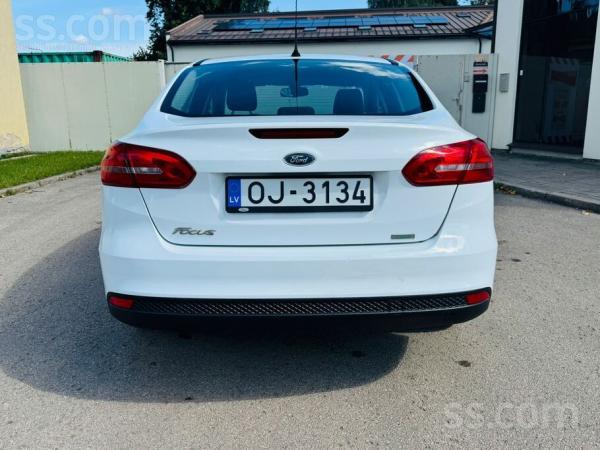 Balts Ford Focus 2015 Rīga, ar dzinēja tilpumu 1.00 L un nobraukumu 152 tūkst. km par 5950 €, foto 7 vietnē AUTOMOTO.COM.LV