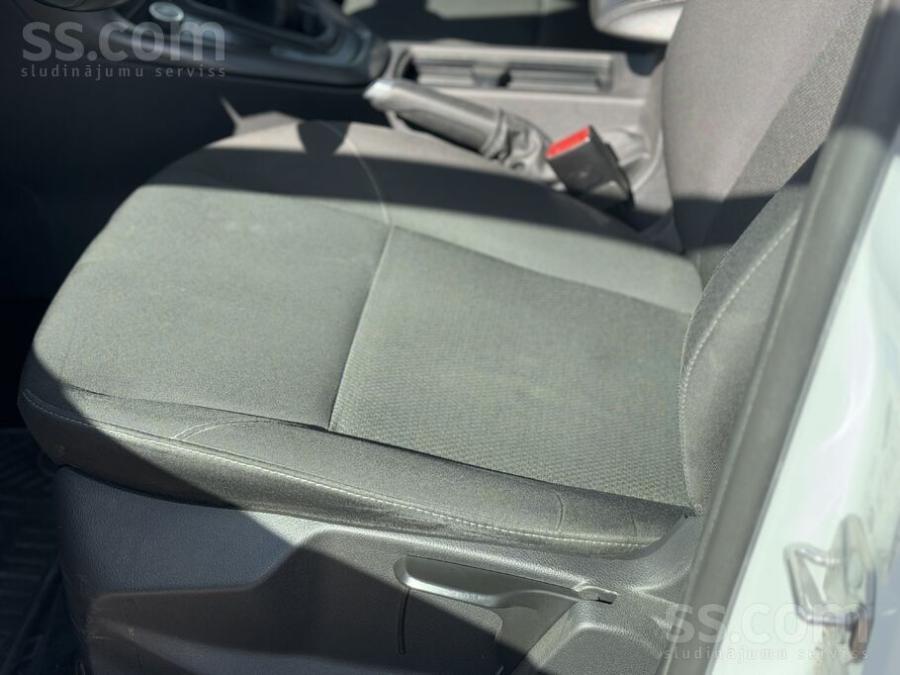 Balts Ford Focus 2015 Rīga, ar dzinēja tilpumu 1.00 L un nobraukumu 0 tūkst. km par 3250 €, foto 7 vietnē AUTOMOTO.COM.LV