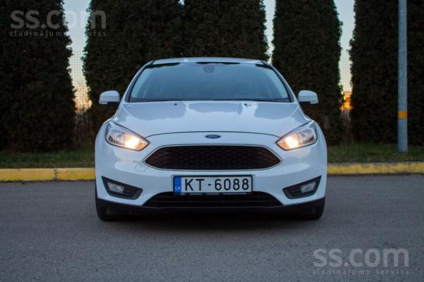 White Ford Focus 2017 in Jelgava, with an engine capacity of 1.00 L and mileage of 160 thousand km for 7100 €, photo 2 on AUTOMOTO.COM.LV