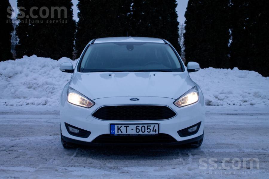 White Ford Focus 2017 in Jelgava, with an engine capacity of 1.00 L and mileage of 206 thousand km for 6690 €, photo 2 on AUTOMOTO.COM.LV