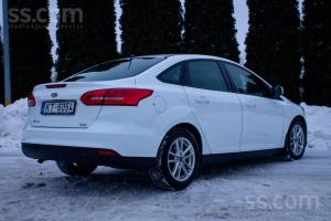 White Ford Focus 2017 in Jelgava, with an engine capacity of 1.00 L and mileage of 206 thousand km for 6690 €, photo 6 on AUTOMOTO.COM.LV