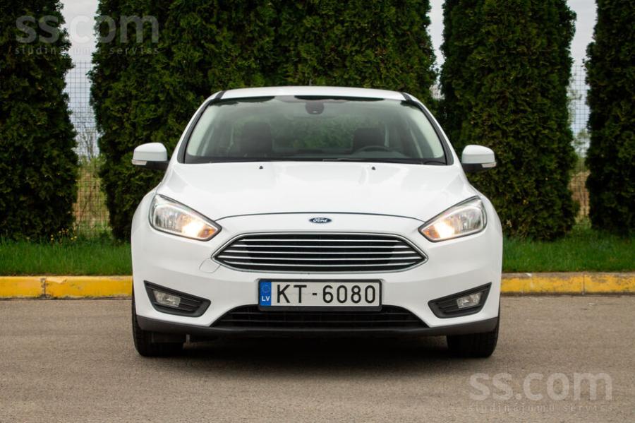 White Ford Focus 2017 in Jelgava, with an engine capacity of 1.00 L and mileage of 144 thousand km for 5400 €, photo 3 on AUTOMOTO.COM.LV