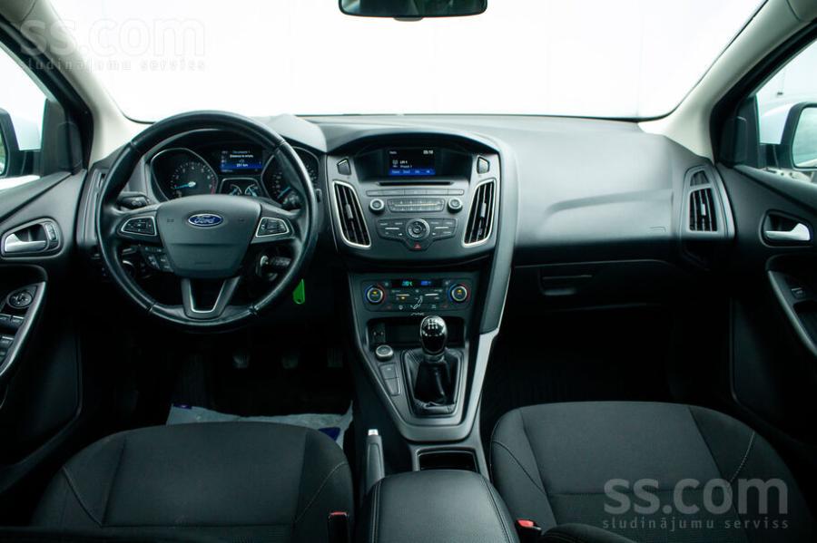 White Ford Focus 2017 in Jelgava, with an engine capacity of 1.00 L and mileage of 144 thousand km for 5400 €, photo 10 on AUTOMOTO.COM.LV