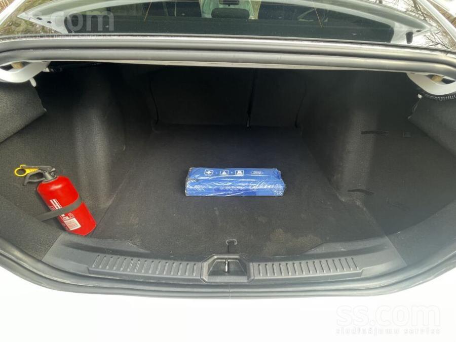 Balts Ford Focus 2019 Rīga, ar dzinēja tilpumu 1.50 L un nobraukumu 113 tūkst. km par 9500 €, foto 12 vietnē AUTOMOTO.COM.LV
