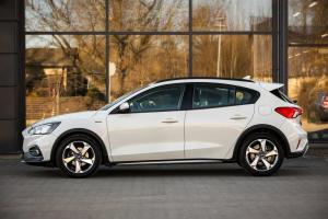 White Ford Focus 2019 in Jelgava, with an engine capacity of 1.50 L and mileage of 156 thousand km for 9990 €, photo 9 on AUTOMOTO.COM.LV