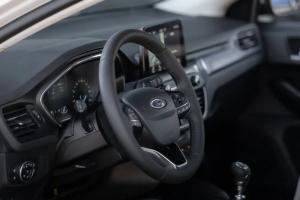 White Ford Focus 2019 in Jelgava, with an engine capacity of 1.50 L and mileage of 156 thousand km for 9990 €, photo 10 on AUTOMOTO.COM.LV