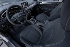 White Ford Focus 2019 in Jelgava, with an engine capacity of 1.50 L and mileage of 156 thousand km for 9990 €, photo 13 on AUTOMOTO.COM.LV