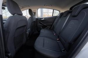 White Ford Focus 2019 in Jelgava, with an engine capacity of 1.50 L and mileage of 156 thousand km for 9990 €, photo 14 on AUTOMOTO.COM.LV