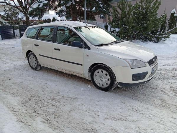 Balts Ford Focus 2006 Panevēža, ar dzinēja tilpumu 1.60 L un nobraukumu 305 tūkst. km par 1150 €, foto 7 vietnē AUTOMOTO.COM.LV