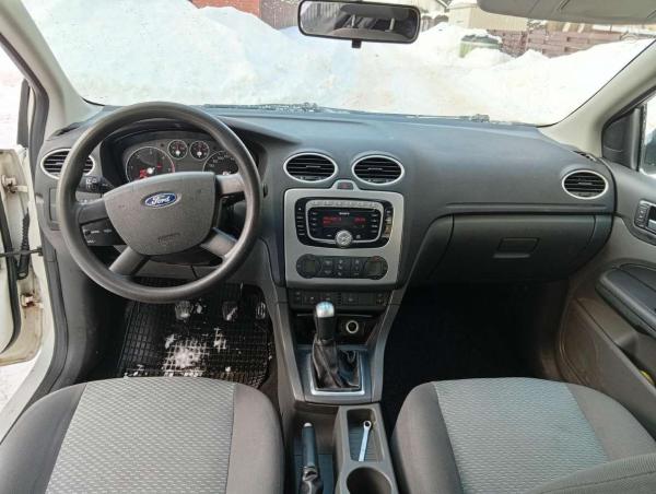 Balts Ford Focus 2006 Panevēža, ar dzinēja tilpumu 1.60 L un nobraukumu 305 tūkst. km par 1150 €, foto 10 vietnē AUTOMOTO.COM.LV