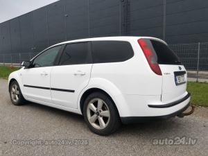 Balts Ford Focus 2006 Tartu, ar dzinēja tilpumu 1.60 L un nobraukumu 370 tūkst. km par 990 €, foto 4 vietnē AUTOMOTO.COM.LV
