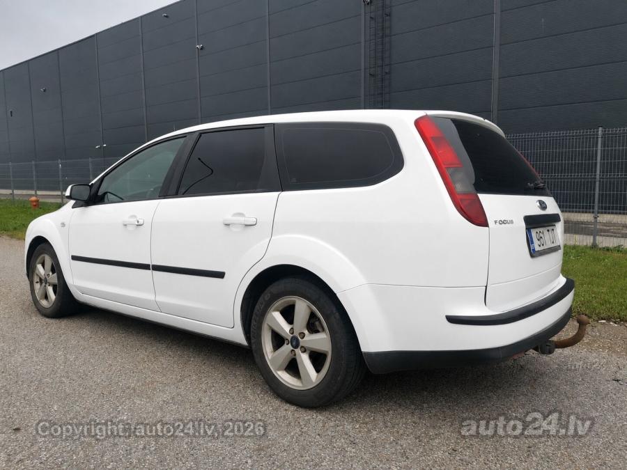 Balts Ford Focus 2006 Tartu, ar dzinēja tilpumu 1.60 L un nobraukumu 370 tūkst. km par 990 €, foto 4 vietnē AUTOMOTO.COM.LV