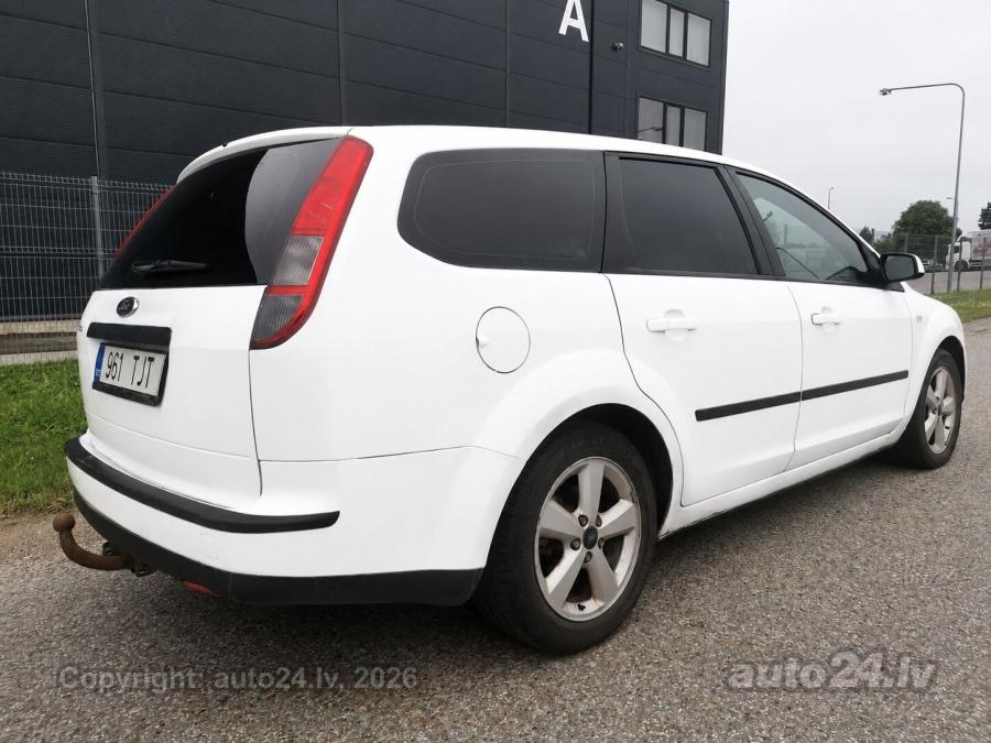 Balts Ford Focus 2006 Tartu, ar dzinēja tilpumu 1.60 L un nobraukumu 370 tūkst. km par 990 €, foto 5 vietnē AUTOMOTO.COM.LV