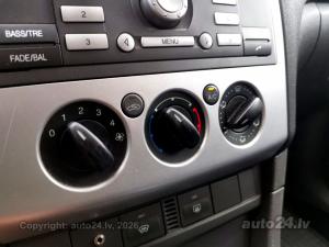 Balts Ford Focus 2006 Tartu, ar dzinēja tilpumu 1.60 L un nobraukumu 370 tūkst. km par 990 €, foto 9 vietnē AUTOMOTO.COM.LV