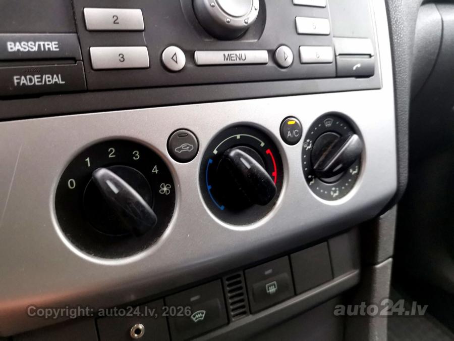 Balts Ford Focus 2006 Tartu, ar dzinēja tilpumu 1.60 L un nobraukumu 370 tūkst. km par 990 €, foto 9 vietnē AUTOMOTO.COM.LV
