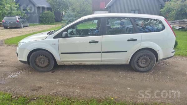 Balts Ford Focus 2006 Saldus, ar dzinēja tilpumu 1.80 L un nobraukumu 400 tūkst. km par 850 €, foto 4 vietnē AUTOMOTO.COM.LV