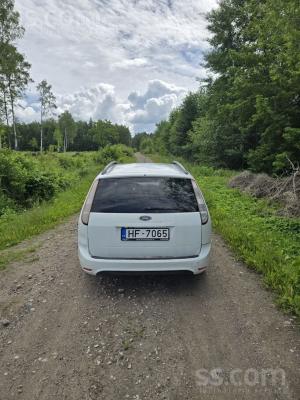 Balts Ford Focus 2008 Jelgava, ar dzinēja tilpumu 1.60 L un nobraukumu 252 tūkst. km par 600 €, foto 3 vietnē AUTOMOTO.COM.LV