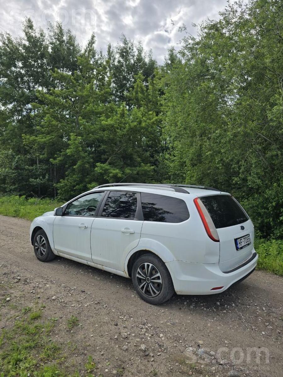 Balts Ford Focus 2008 Jelgava, ar dzinēja tilpumu 1.60 L un nobraukumu 252 tūkst. km par 600 €, foto 5 vietnē AUTOMOTO.COM.LV