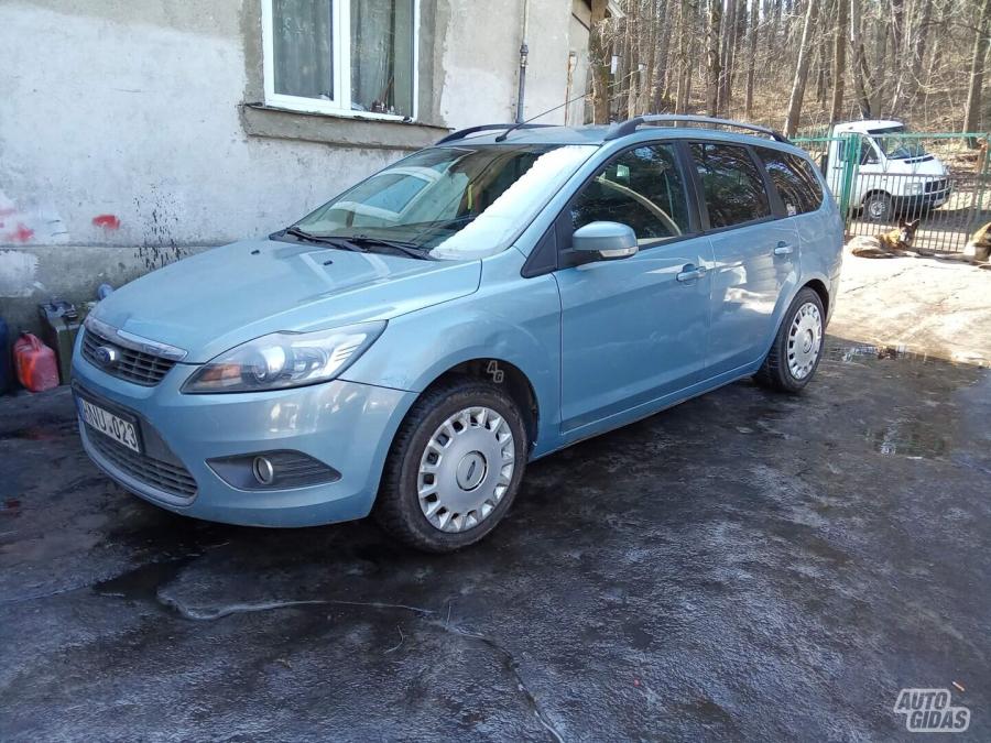 White Ford Focus 2009 in Vilnius, with an engine capacity of 1.60 L and mileage of 210 thousand km for 999 €, photo 1 on AUTOMOTO.COM.LV