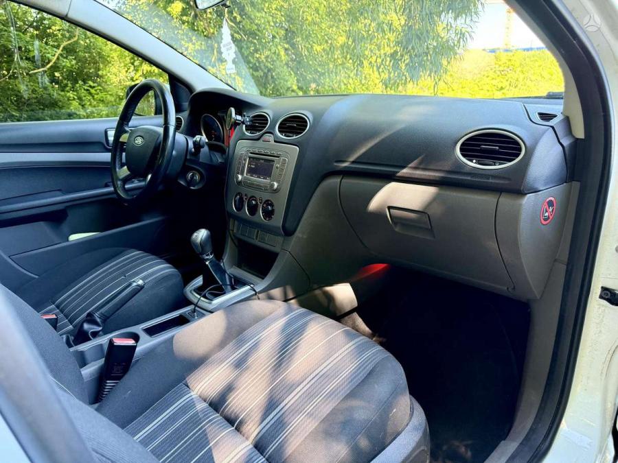 Balts Ford Focus 2009 Kauņa, ar dzinēja tilpumu 1.56 L un nobraukumu 250 tūkst. km par 2350 €, foto 10 vietnē AUTOMOTO.COM.LV