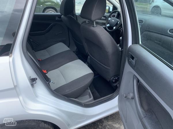 Balts Ford Focus 2010 Kauņa, ar dzinēja tilpumu 1.60 L un nobraukumu 320 tūkst. km par 1600 €, foto 8 vietnē AUTOMOTO.COM.LV