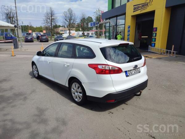 Balts Ford Focus 2011 Rīga, ar dzinēja tilpumu 1.60 L un nobraukumu 145 tūkst. km par 2190 €, foto 4 vietnē AUTOMOTO.COM.LV