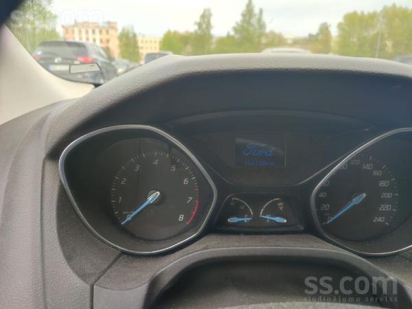 Balts Ford Focus 2011 Rīga, ar dzinēja tilpumu 1.60 L un nobraukumu 145 tūkst. km par 2190 €, foto 5 vietnē AUTOMOTO.COM.LV
