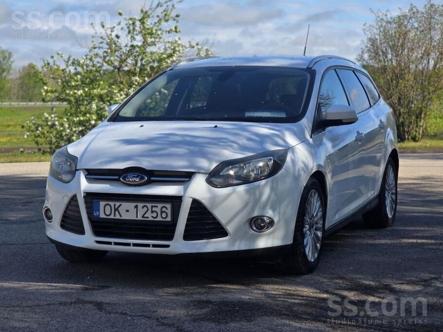 White Ford Focus 2011 in Liepaja, with an engine capacity of 1.60 L and mileage of 224 thousand km for 4500 €, photo 1 on AUTOMOTO.COM.LV