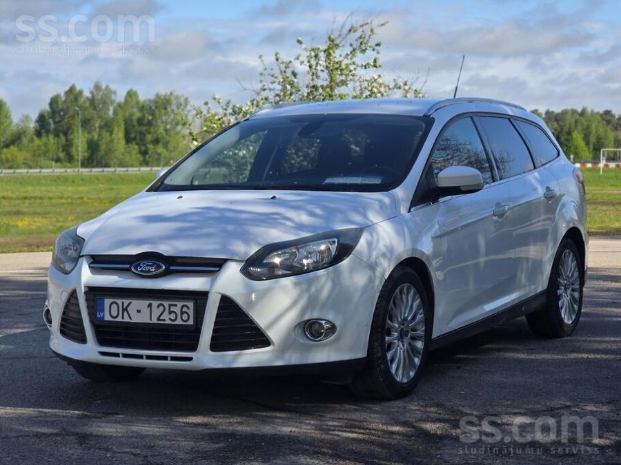 White Ford Focus 2011 in Liepaja, with an engine capacity of 1.60 L and mileage of 224 thousand km for 4500 €, photo 5 on AUTOMOTO.COM.LV