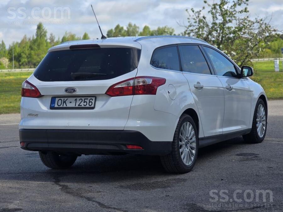 White Ford Focus 2011 in Liepaja, with an engine capacity of 1.60 L and mileage of 224 thousand km for 4500 €, photo 8 on AUTOMOTO.COM.LV