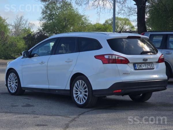 White Ford Focus 2011 in Liepaja, with an engine capacity of 1.60 L and mileage of 224 thousand km for 4500 €, photo 9 on AUTOMOTO.COM.LV
