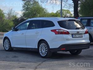 White Ford Focus 2011 in Liepaja, with an engine capacity of 1.60 L and mileage of 224 thousand km for 4500 €, photo 10 on AUTOMOTO.COM.LV